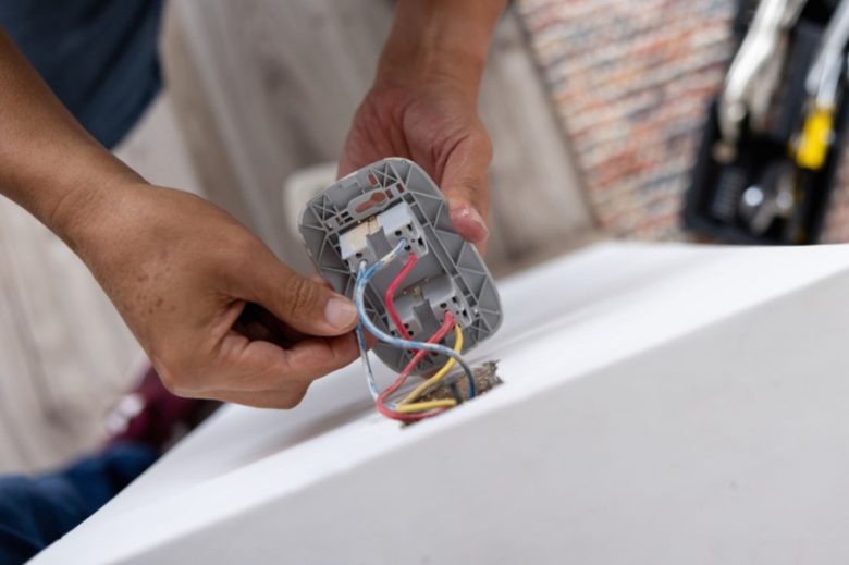 Bakım onarım işlerinde deneyimli elektrik ustası nedir
